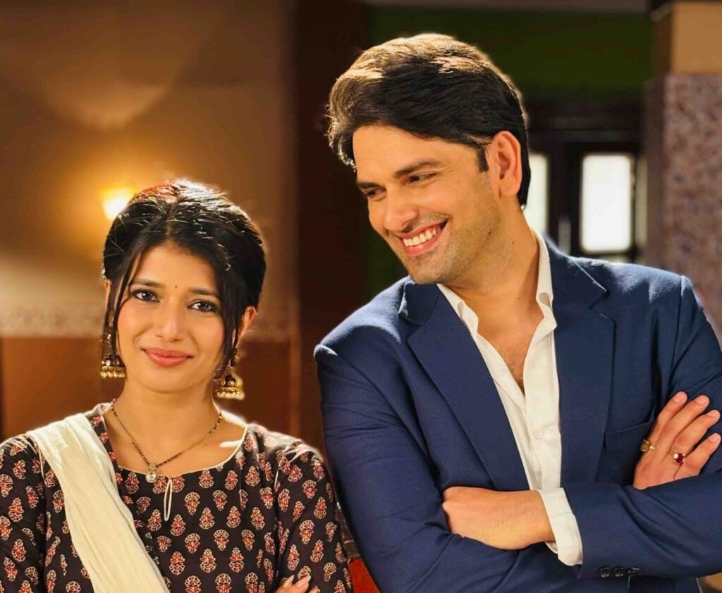 YRKKH: A Loving Mehndi Moment Between Anshuman And Abhira