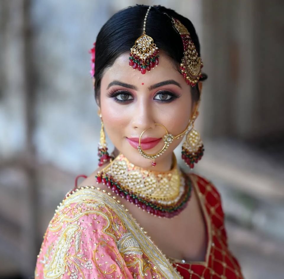 Aarti Bhagat: It’s Not All Glamour-Actors Juggle Long...